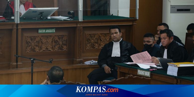BERITA FOTO: Beda Gestur Mario dan Shane Saat Ayah D Jadi Saksi Sidang