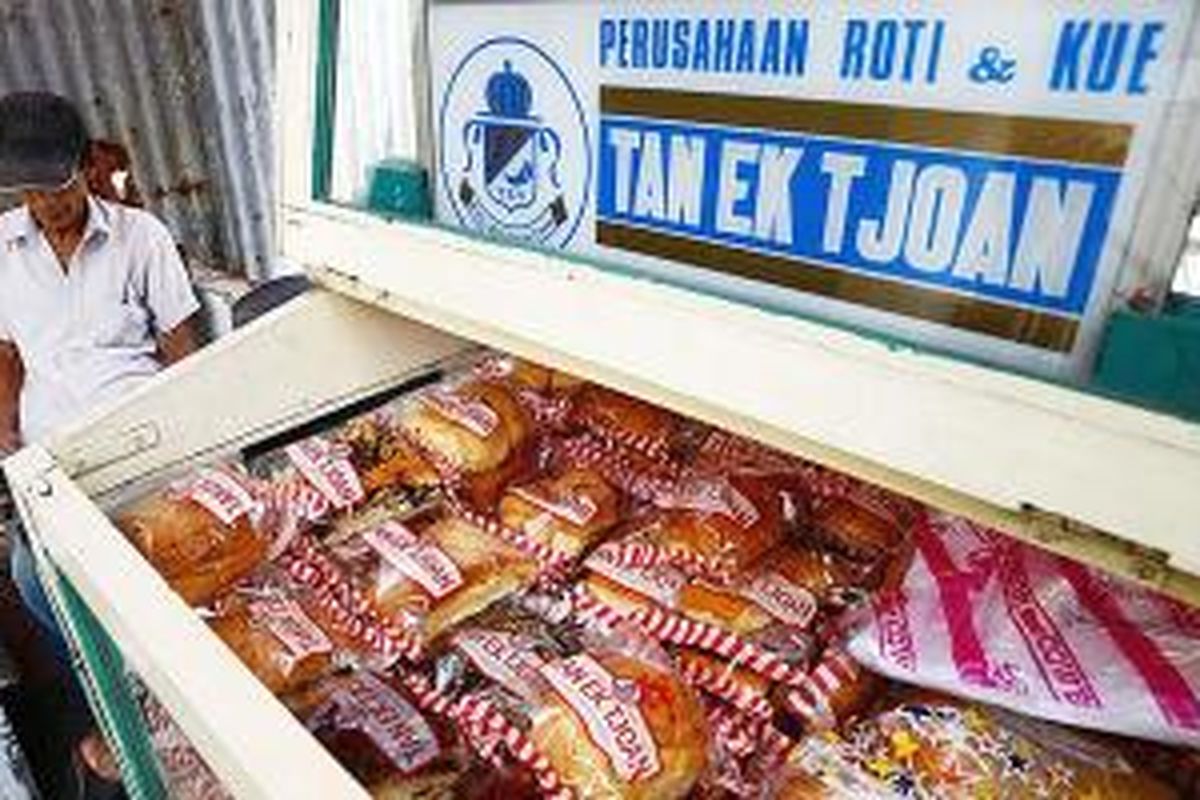 Roti Jadul Bertahan di Kota Modern