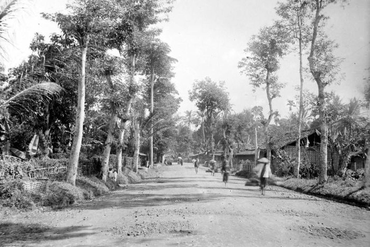 Jalan Raya Pos Anyer-Panarukan: Latar Belakang dan Kontroversinya