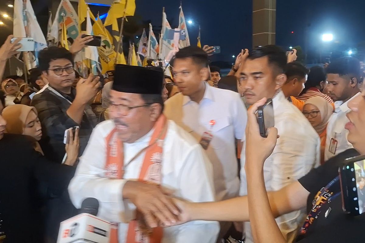 Sambut Pramono-Rano di Lokasi Debat, Pendukung Nyanyikan Yel "Jakarta Kota Gue"