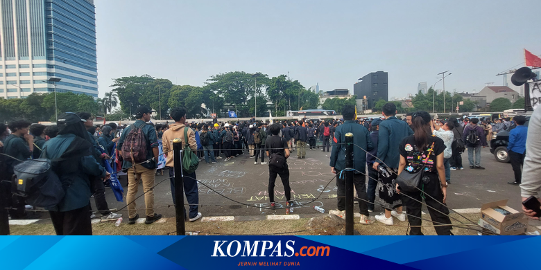 Giliran ITB, Unpas, Uninda, dan Unindra Demo di Gedung DPR Tolak Revisi UU Pilkada Hari Ini