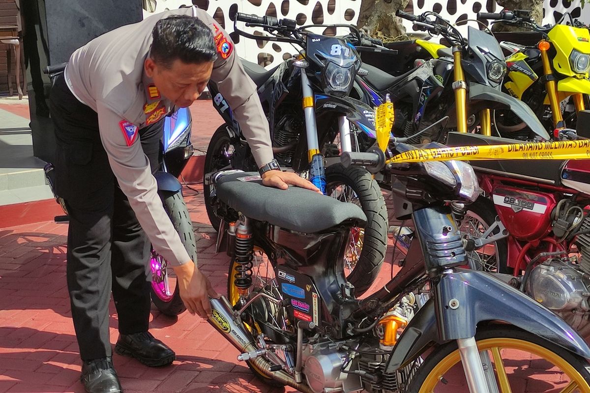 Mengenal Knalpot Brong, Ini Bedanya dengan Knalpot Standar