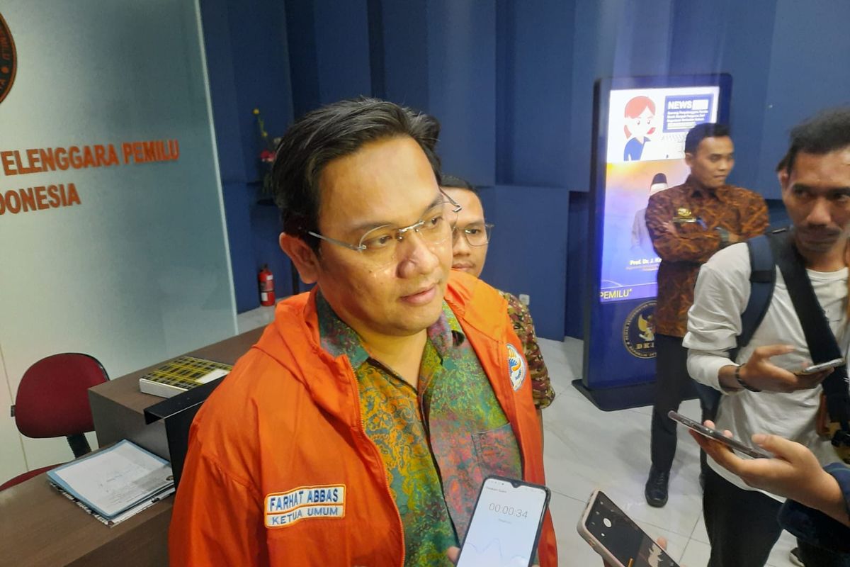Farhat Abbas Wakili Hasnaeni, Laporkan Ketua KPU Terkait Kesusilaan Farhat Abbas Wakili Hasnaeni, Laporkan Ketua KPU Terkait Kesusilaan