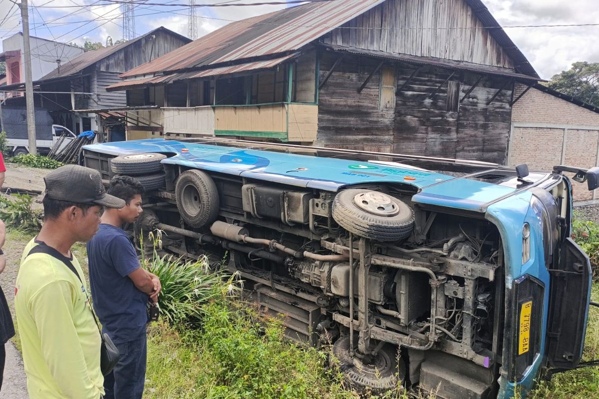 Sopir Diduga Ngantuk, Bus Tabrak 2 Pejalan Kaki hingga Tewas di Toba