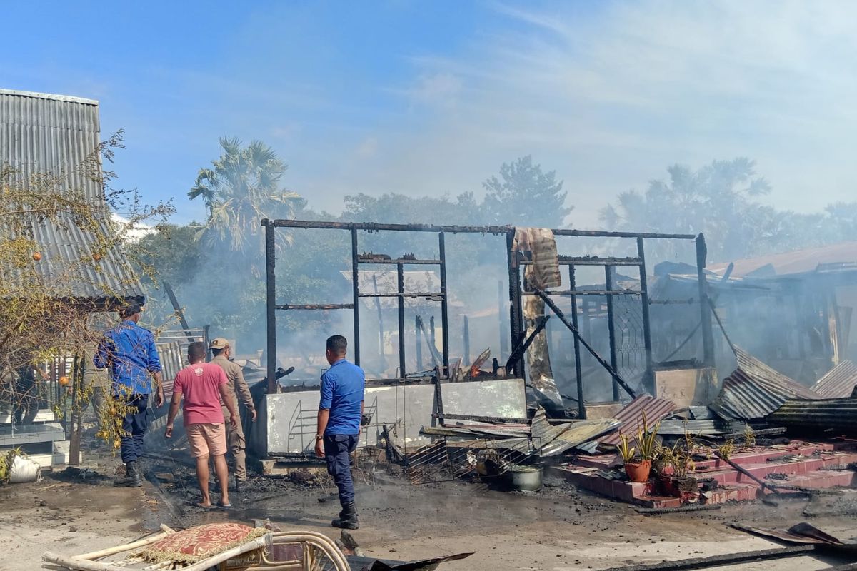 Rumah Pegawai Honorer di Sikka Ludes Terbakar, Kerugian Capai Rp 300 Juta