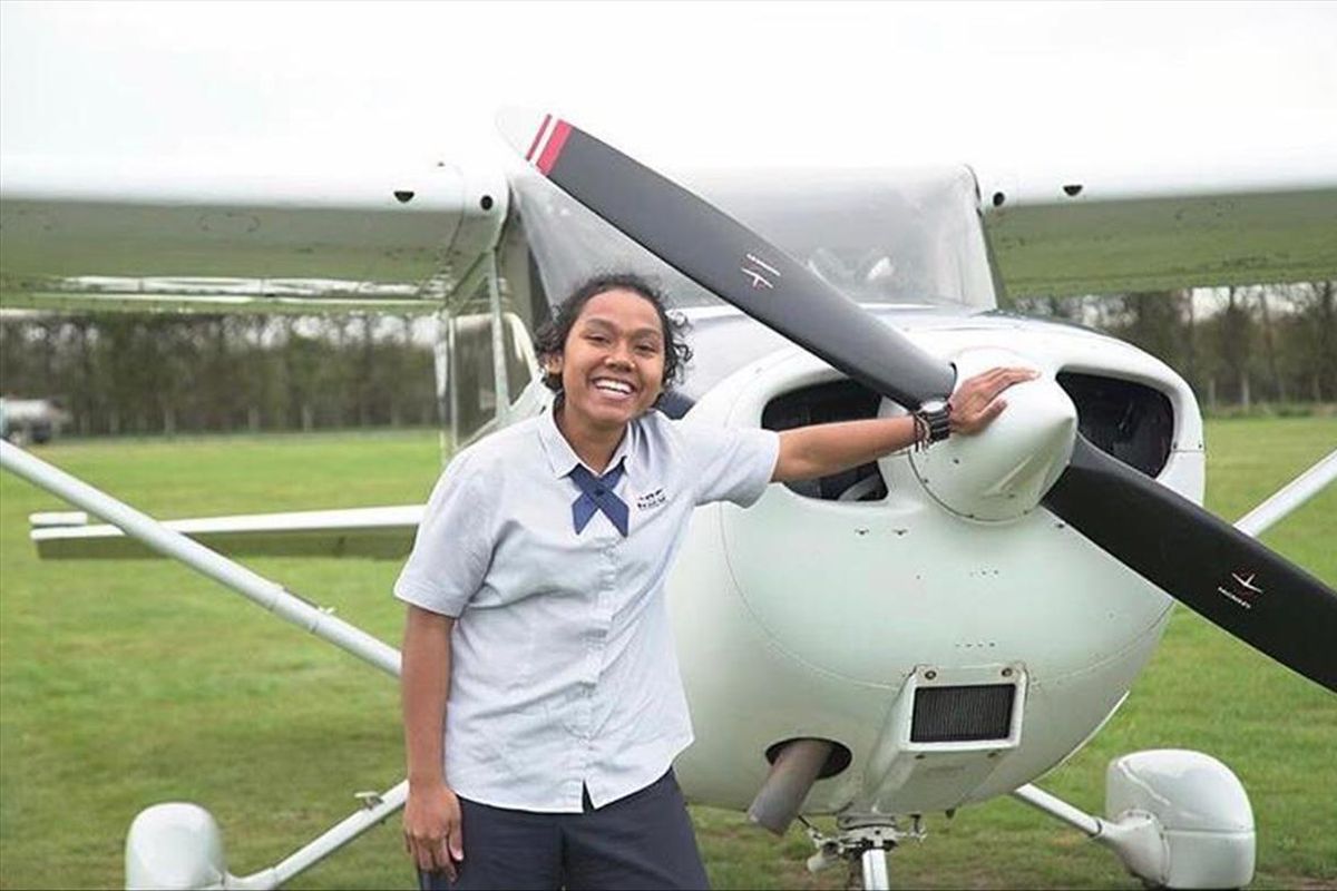 Cerita Ayah Martha Itaar, Bangga Putrinya Jadi Pilot Perempuan Garuda ...