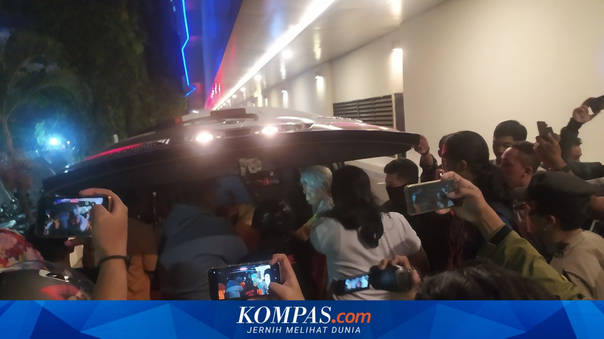 Di Balik Kasus Mahasiswi Unnes Jatuh dari Lantai 4 Paragon Mal Semarang