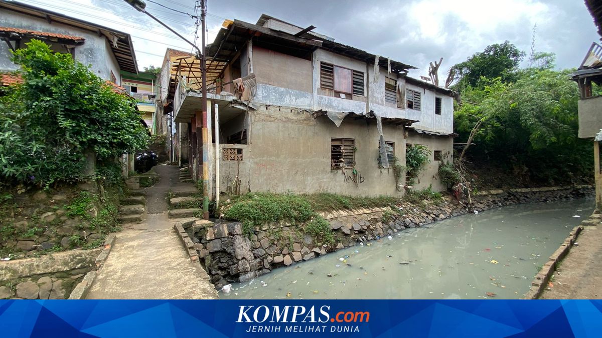 Menelusuri Rumah-rumah Kosong di Kampung Zombie Jaktim, Ada Kesunyian ...
