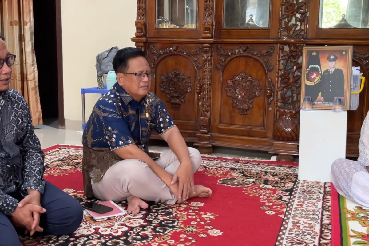 Kompolnas Temui Keluarga Polisi yang Tewas Ditembak Oknum TNI di Lampung