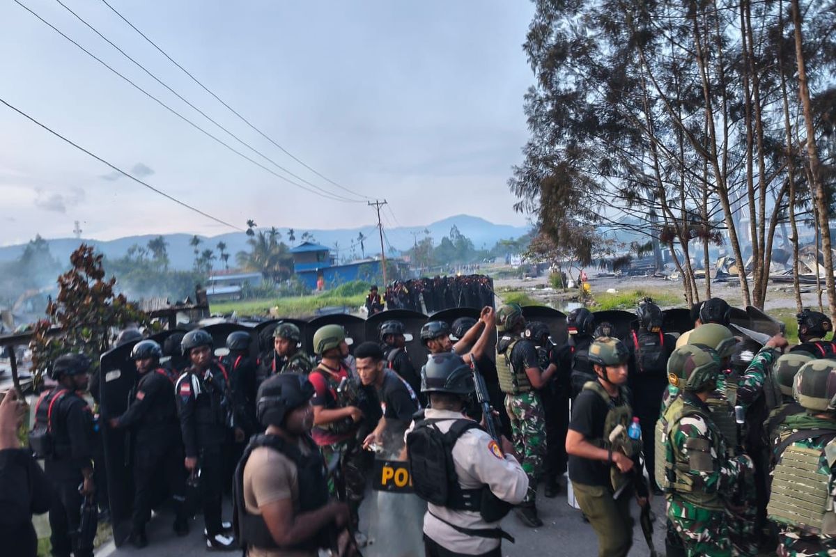 6 Personel TNI AD Dievakuasi dari Kerusuhan Yalimo, 3 Luka Berat