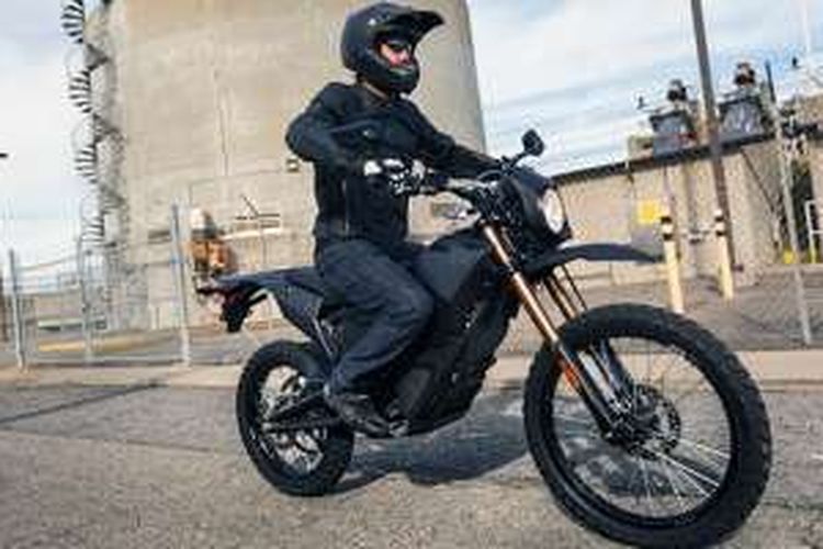 Beli Jeep Bisa Gratis Motor Listrik Zero