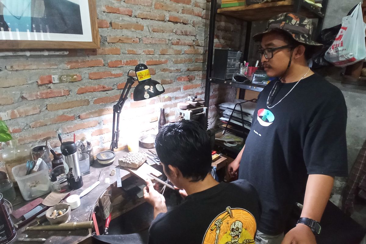 Surya Sukses Bawa Cincin Perak Kotagede Tembus Pasar AS, Kolaborasi ...