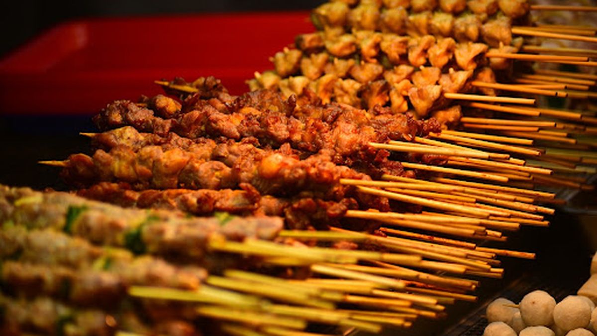 7 Jenis Sate Khas Indonesia Paling Ikonik Beserta Asal Daerahnya ...