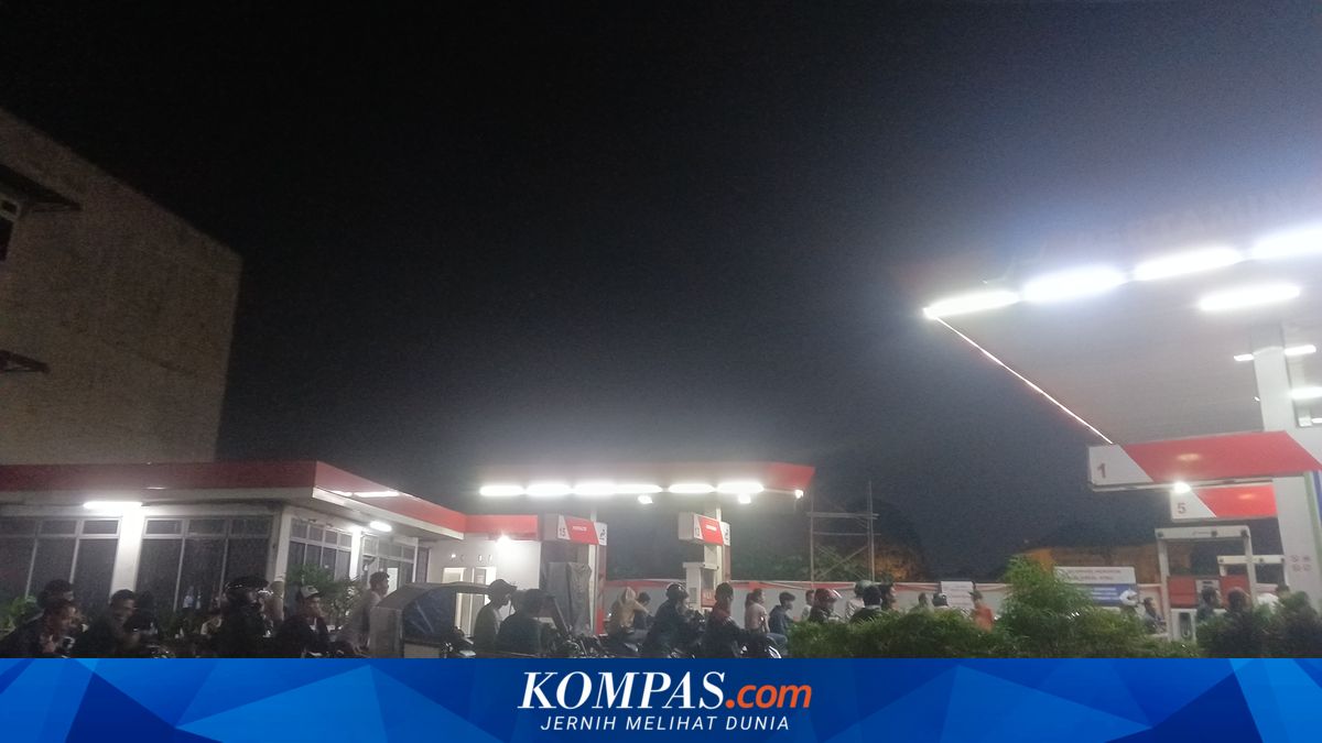 Antrean BBM di Medan Mengular Pasca-banjir, Pertamina Buka SPBU 24 Jam