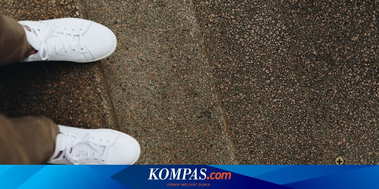 4 Cara Mencuci Sepatu Putih agar Tidak Menguning