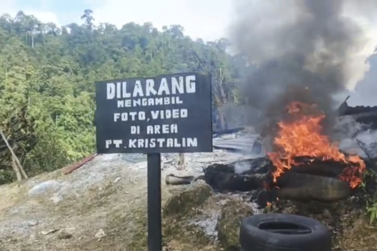 PT Kristalin Ekalestari Sayangkan Penyerangan dan Pembakaran Pos ...