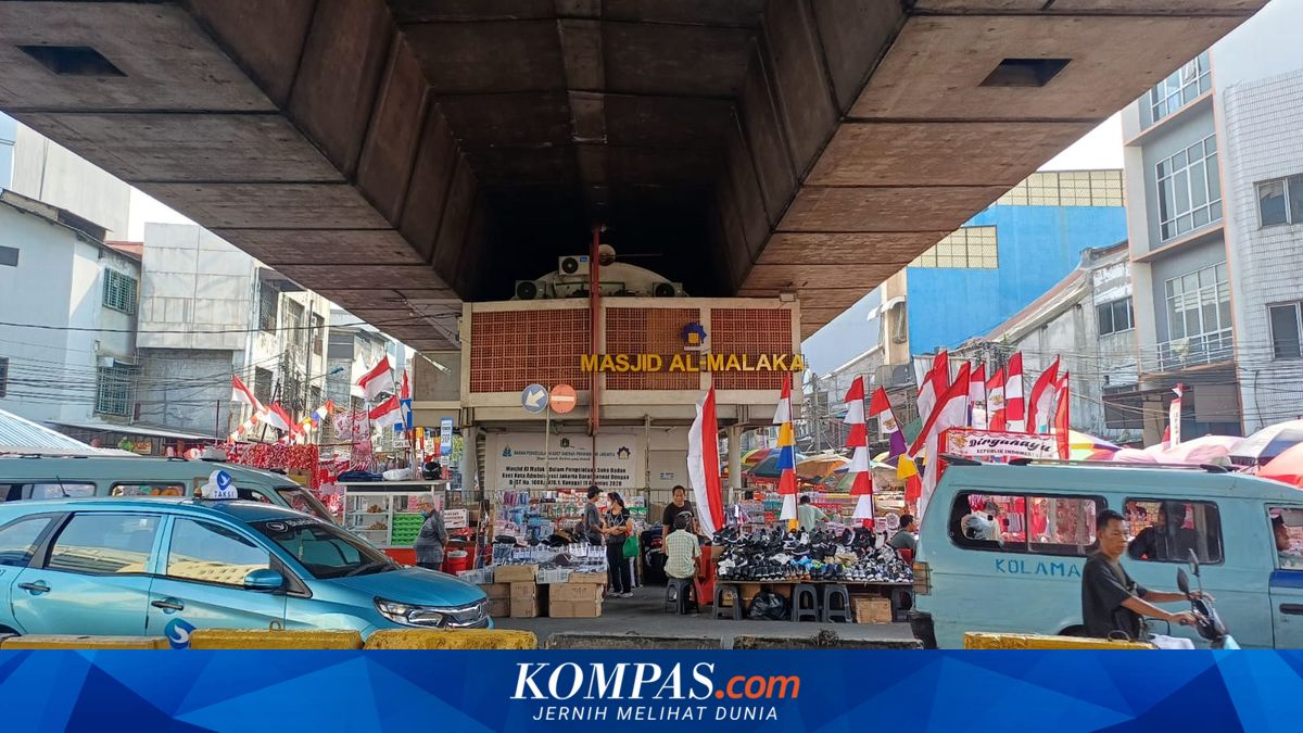 Meriahnya Pasar Pagi Asemka Jakbar Dipadati Pedagang Bendera dan ...