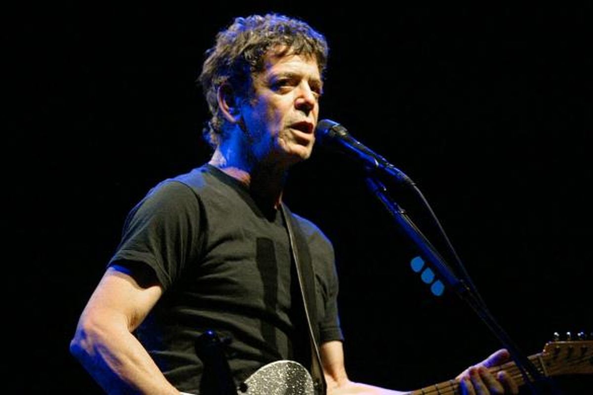 Lirik dan Chord Lagu Walk on the Wild Side - Lou Reed