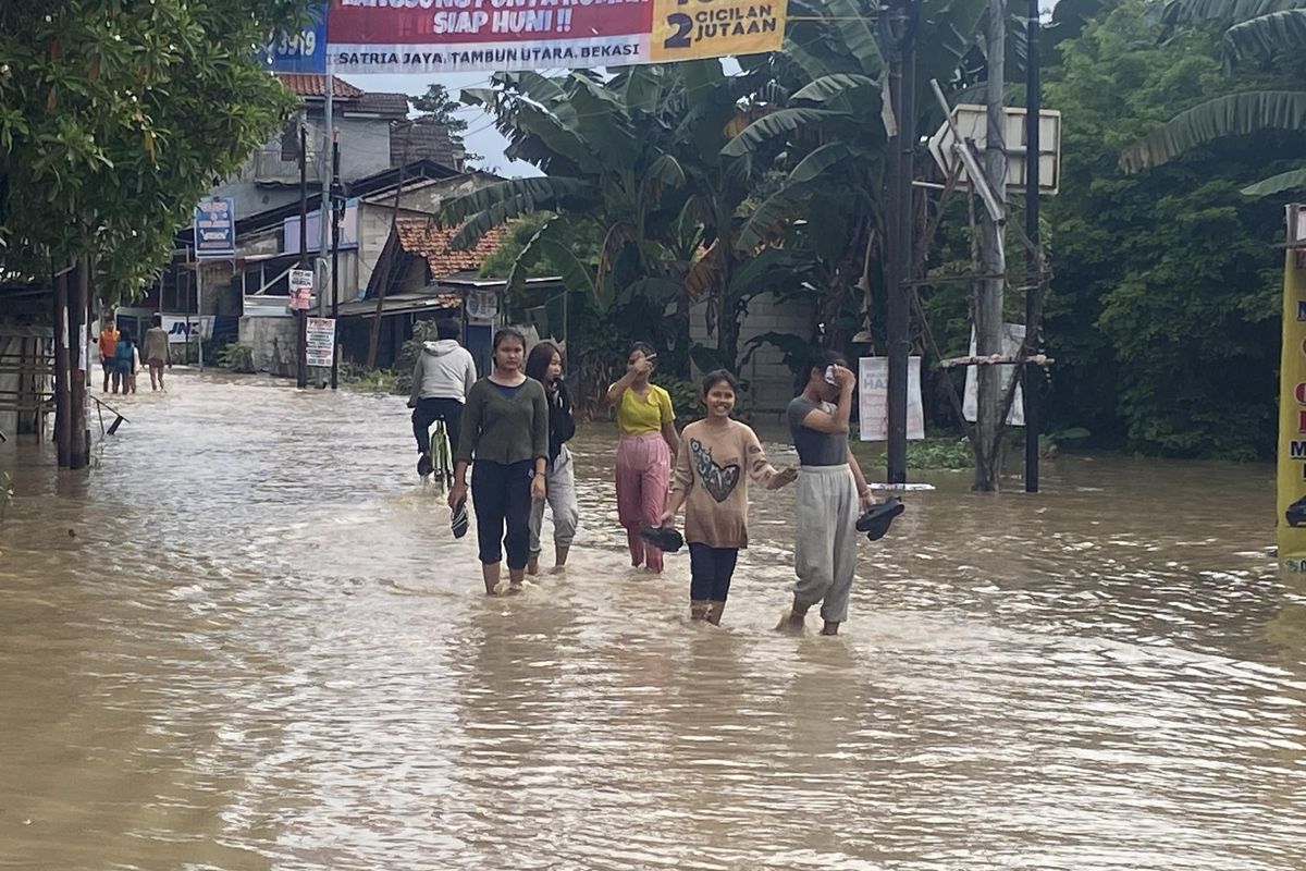 Akses Jalan Tambun Utara-Babelan Menuju Kota Bekasi Terputus Imbas Banjir