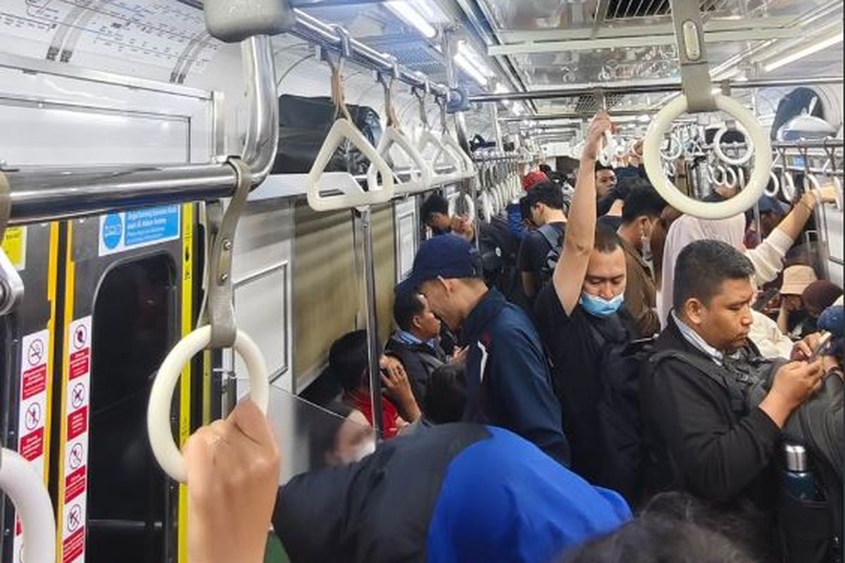 KRL Manggarai–Tanah Abang Tertahan Lebih dari 30 Menit, KAI Ungkap ...