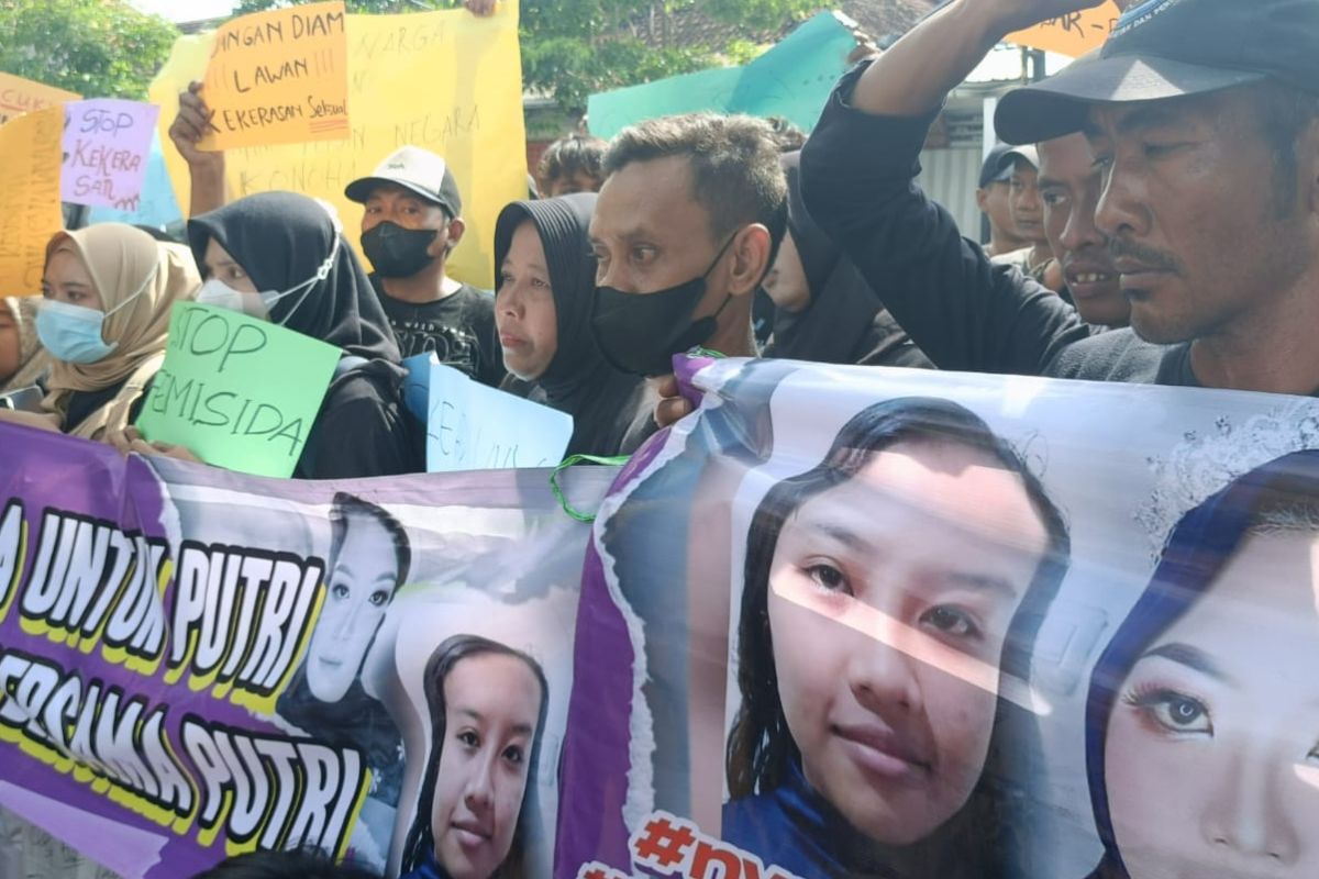 Jombang Darurat Ruang Aman, Ratusan Orang Gelar Demonstrasi