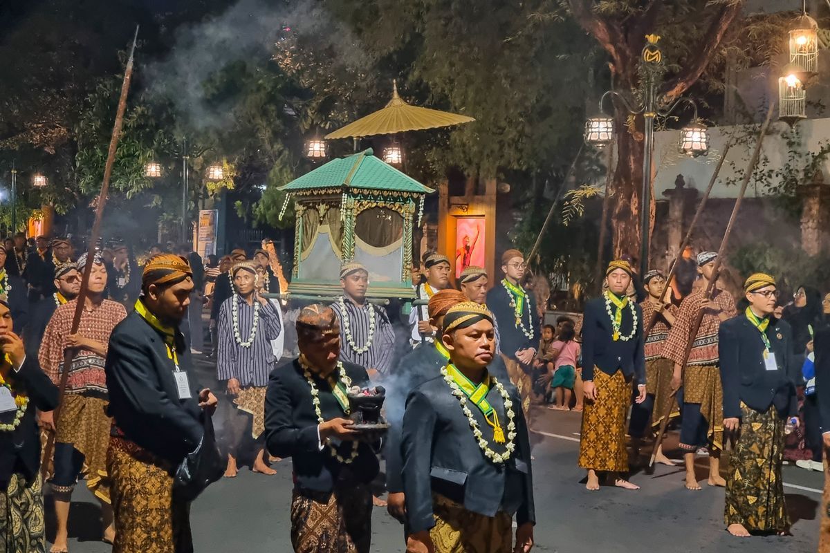 Rangkaian Tradisi Malam Satu Suro di Jawa, Dari Ritual Topo Bisu hingga ...