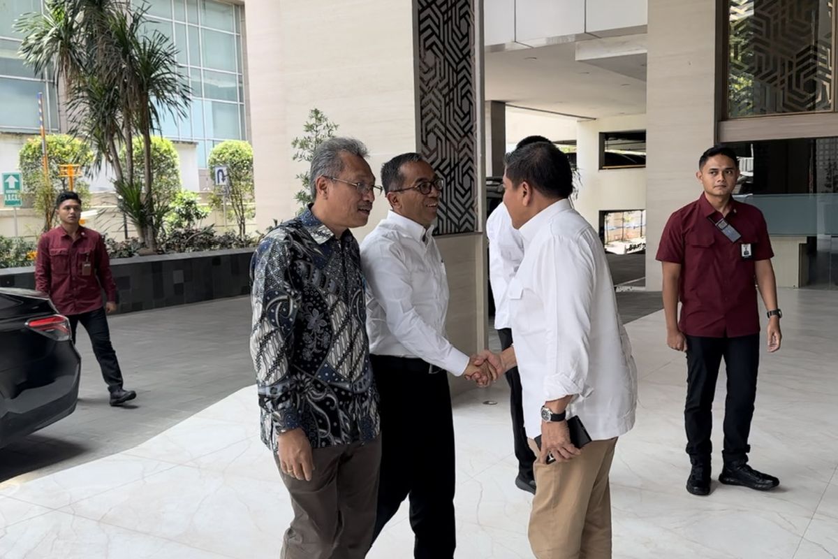 Hari Pertama Jadi Menteri Dikti, Brian Yuliarto Langsung Konsolidasi ...