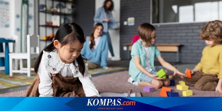 5 Tips Membiasakan Anak Merapikan Barang Sendiri