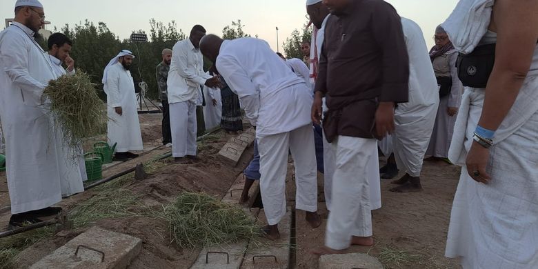 Berita Harian Jemaah Haji Asal Ponorogo Meninggal Kelelahan Terbaru ... Berita Harian Jemaah Haji Asal Ponorogo Meninggal Kelelahan Terbaru ...