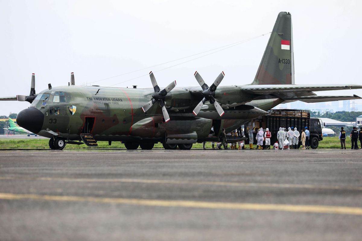 Mulai Hari Ini, Pesawat Militer dan VIP Bisa "Take Off" dan "Landing ...