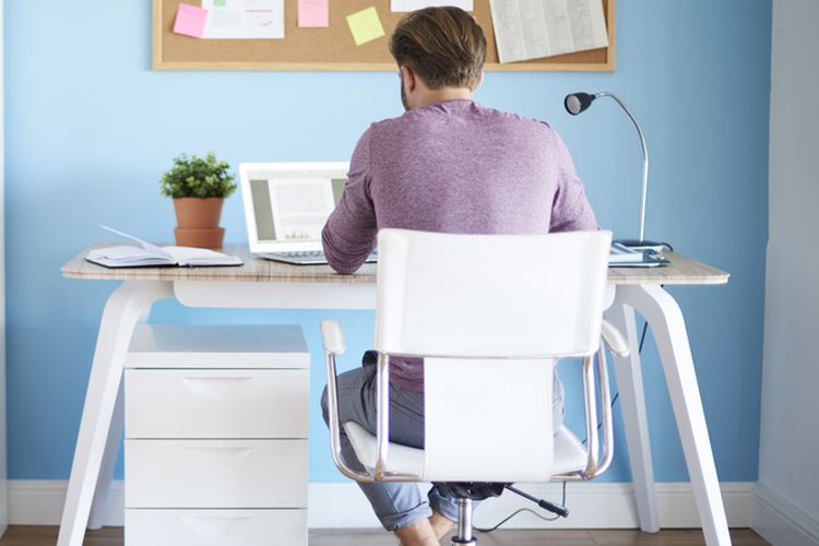 6 Tips Menata Meja Kerja di Rumah agar Tetap Rapi dan Bikin Produktif