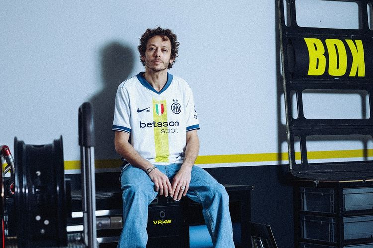 Inter Milan Rilis Jersey Kolaborasi dengan Valentino Rossi