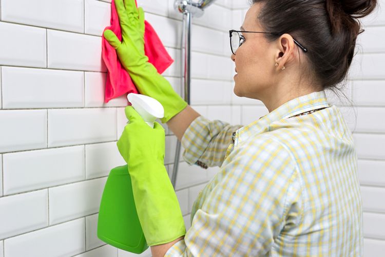 6 Tips Membersihkan Kamar Mandi dengan Mudah
