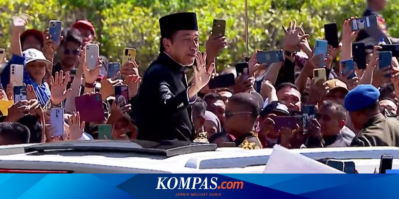 Pamit ke Solo, Jokowi Lambaikan Tangan dari Sunroof Maung MV3 Garuda Limousine