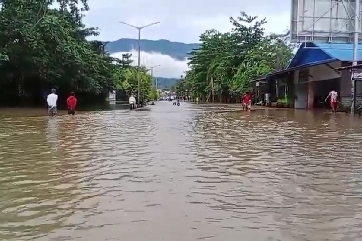 Banjir Lumpuhkan Kota Labuha, Bupati Minta Perhatian Pemprov dan Pusat
