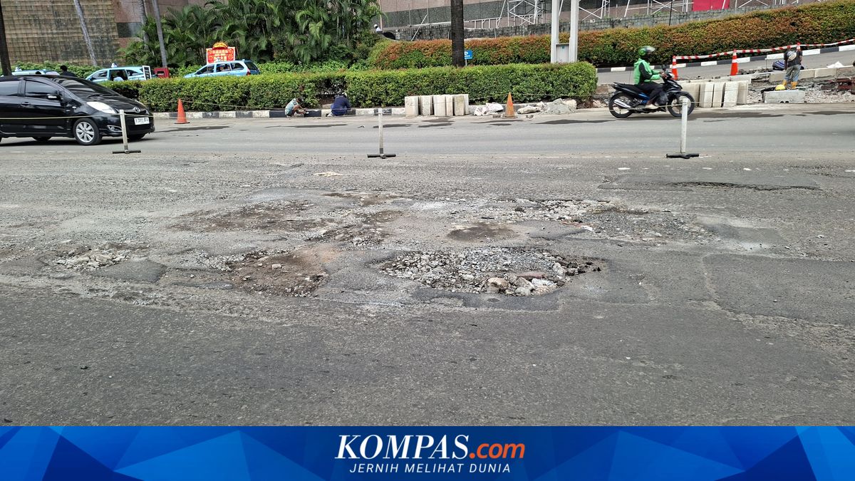 Bina Marga: Jalan Rusak di Depan Mall Taman Anggrek Bukan Milik Pemprov DKI