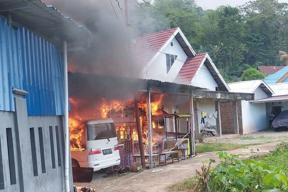 Rumah Guru SD di Palopo Terbakar, Anak Terluka, Mobil Hangus