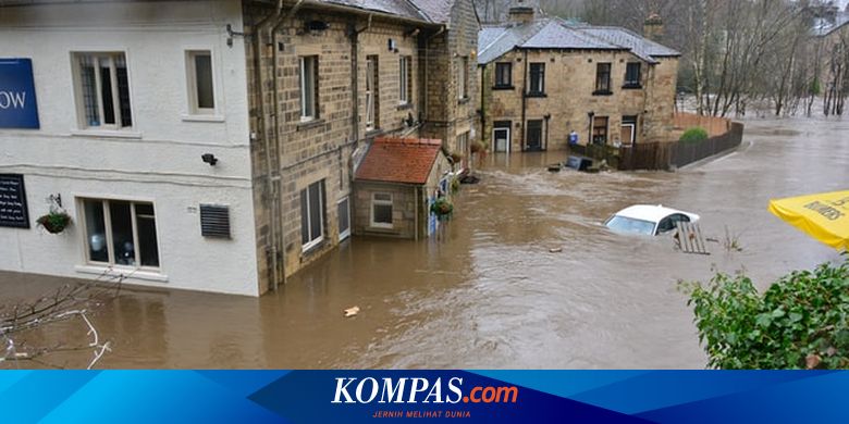 Pertolongan Pertama Saat Mobil Terendam Banjir