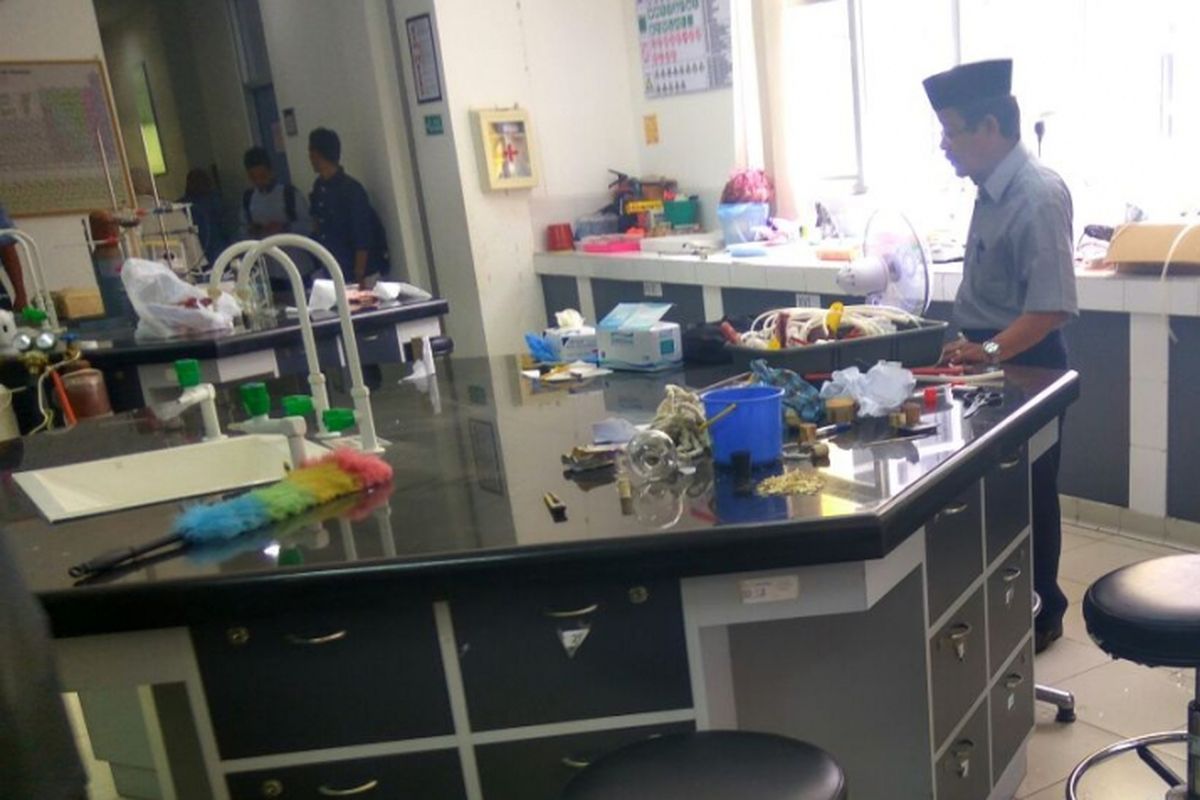 Tabung Riset Lab Kimia FKIP Unsyiah Meledak, Dua Orang Terluka