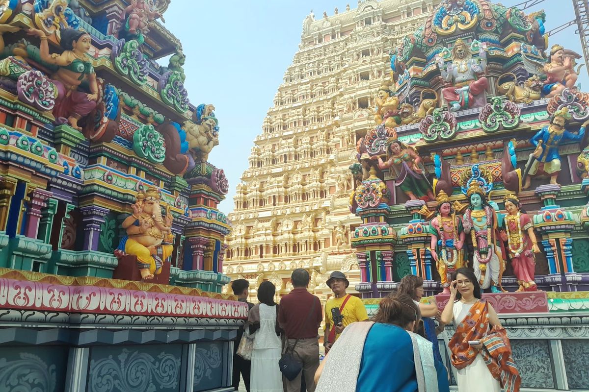 Mengintip Kemegahan Jakarta Murugan Temple, Kuil Hindu Terbesar di ...