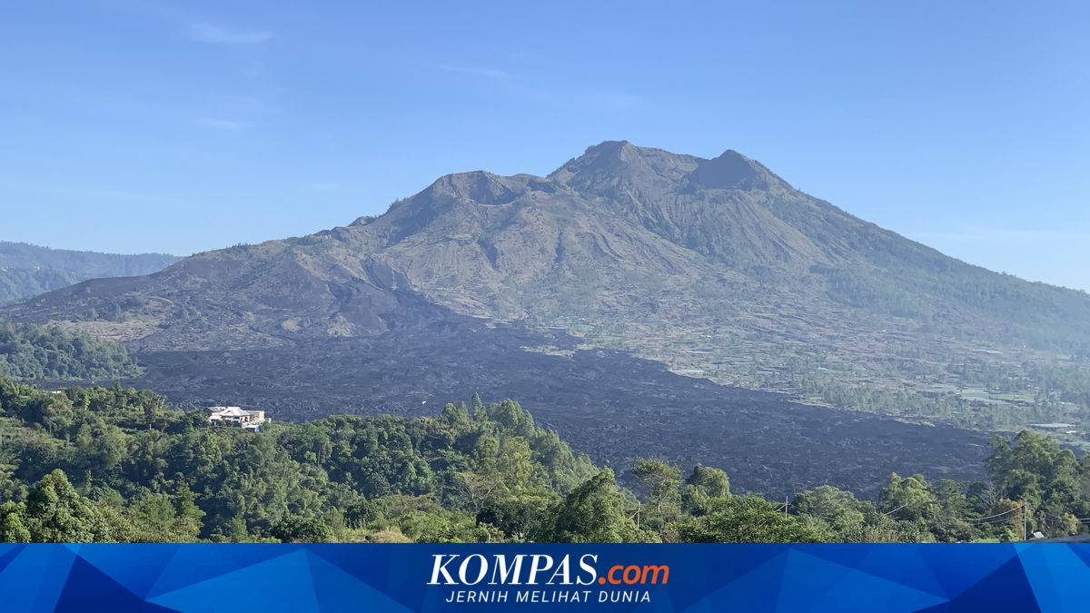 7 Gunung dengan Jalur Trakking Paling Ekstrem di Indonesia