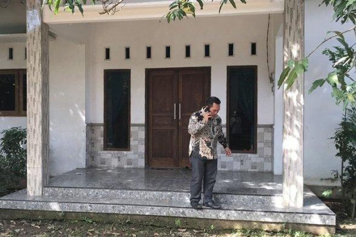 Ini Rumah Hakim Ali Muhtarom di Jepara, Digeledah Kejagung, Ada Koper ...