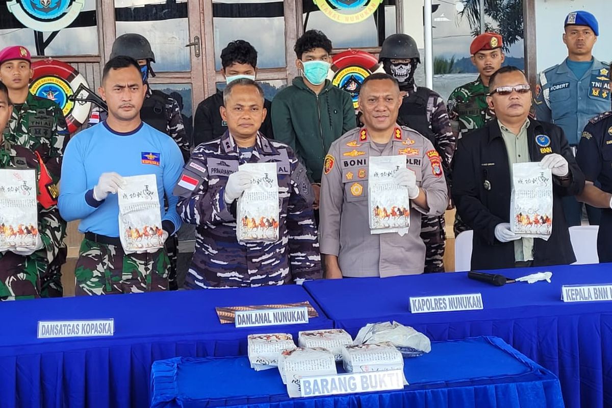 Tembakan Peringatan dan Kejar-kejaran Laut, 11,5 Kg Sabu Gagal Masuk Kalimantan