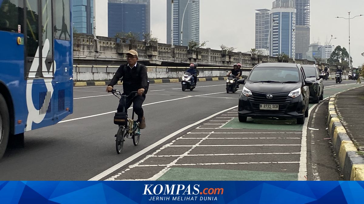 Jalur Sepeda Terjajah Mobil hingga Bajaj, Pesepeda Kehilangan Haknya