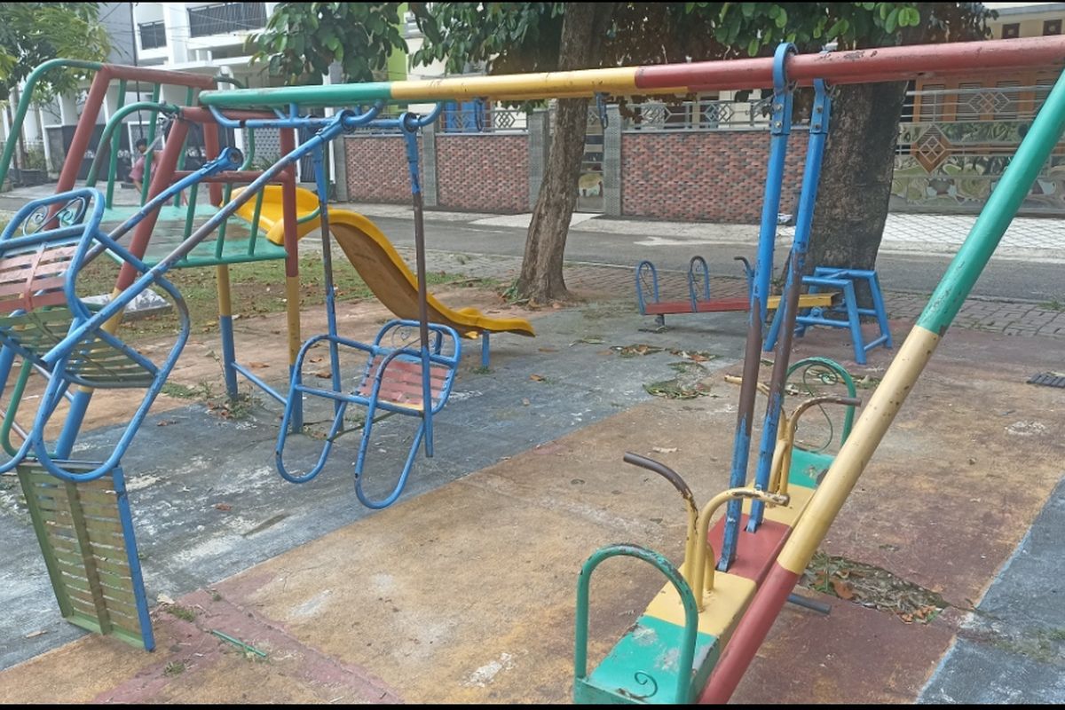 Kondisi Taman Indah Sari Rawalumbu Tak Layak, Jungkat-jungkit dan ...