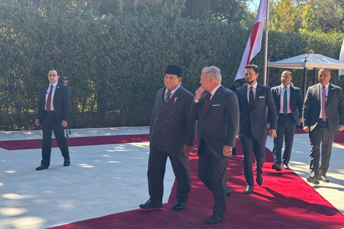Presiden Prabowo Tiba di Istana Basman, Disambut Langsung Raja Yordania