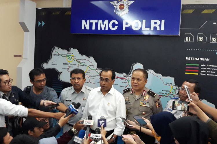 Foto : Menhub Perkirakan Angka Kecelakaan pada Arus Mudik Tahun Ini Menurun