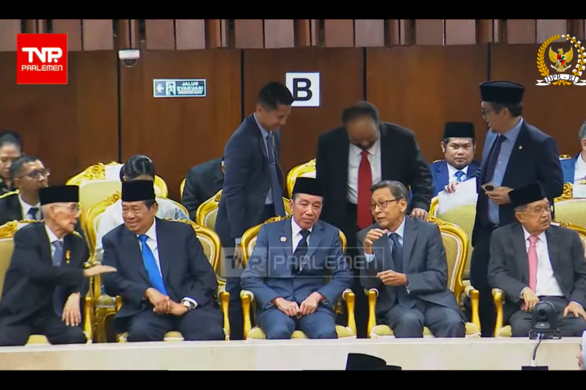 Sidang Tahunan MPR 2025, Jokowi Duduk Diapit SBY dan Boediono