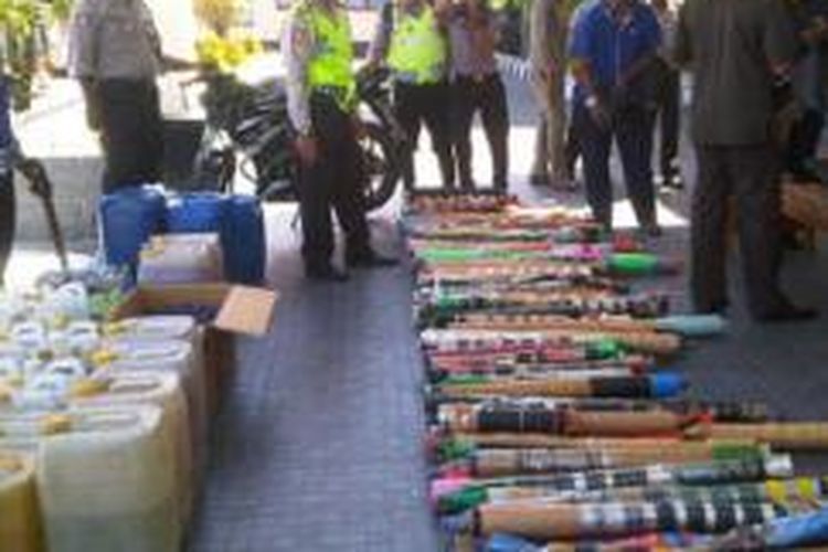 Jelang Natal di Kupang, Polisi Sita 2,6 Ton Miras dan 100 Petasan "Meriam Blek"