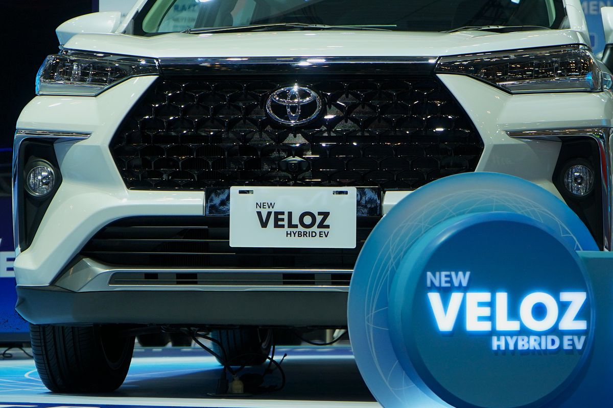 Kupas Tiap Varian Veloz Hybrid, Lengkap dengan Harganya